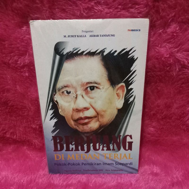 Jual buku berjuang di medan terjal - pokok pokok pemikiran imam soepardi | Shopee Indonesia