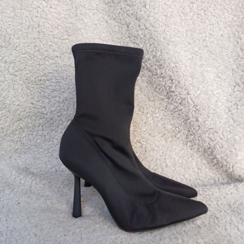 Jual ZARA WOMAN SEPATU BOOTS HITAM HEELS WITH ZIP BARU ASLI ORIGINAL ...