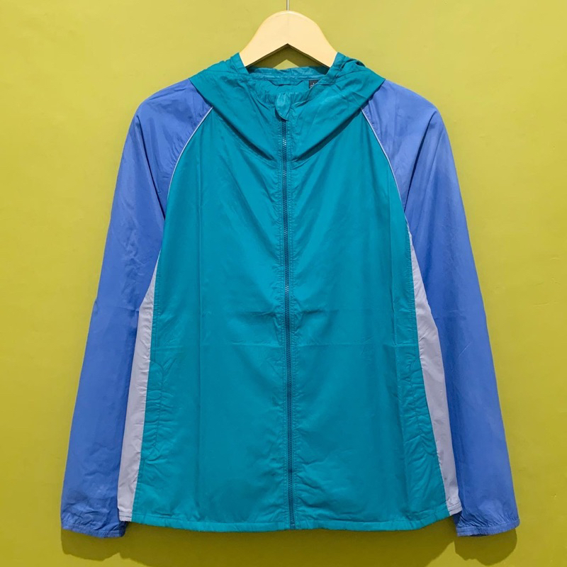 Jual Uniqlo Running Woman | Shopee Indonesia