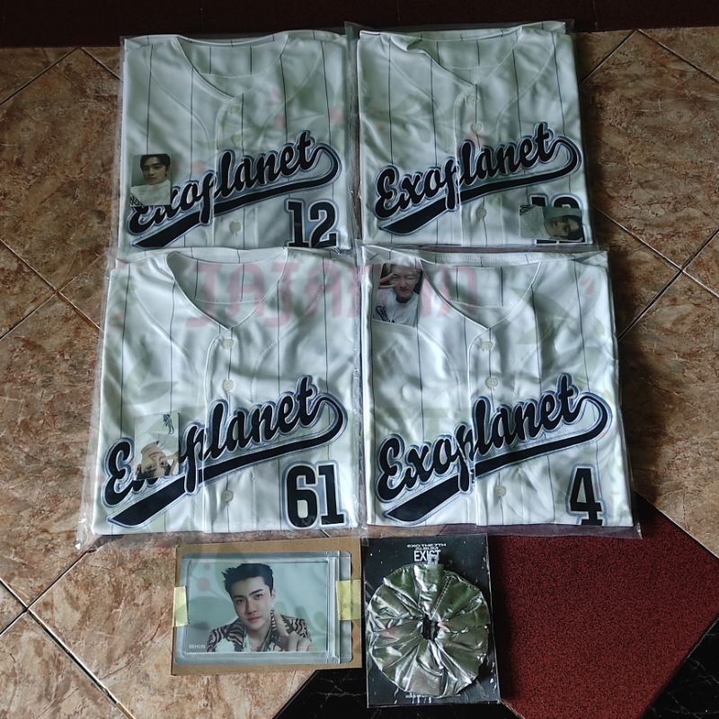 Jual [PELUNASAN] EXO EXOcial Club - Cream Soda 1ST OFFICIAL MD | Shopee ...