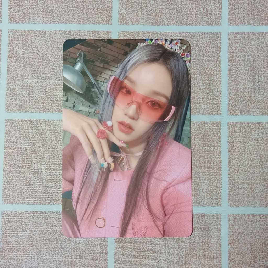 Jual [READY] PC YUQI GIDLE I FEEL QUEEN ALBUM | Shopee Indonesia