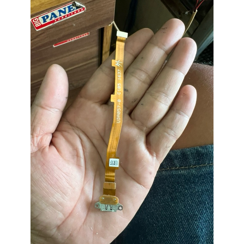 Jual FLEKSIBLE FLEXIBLE KONEKTOR CAS CHARGER OPPO F1S ORIGINAL COPOTAN | Shopee Indonesia