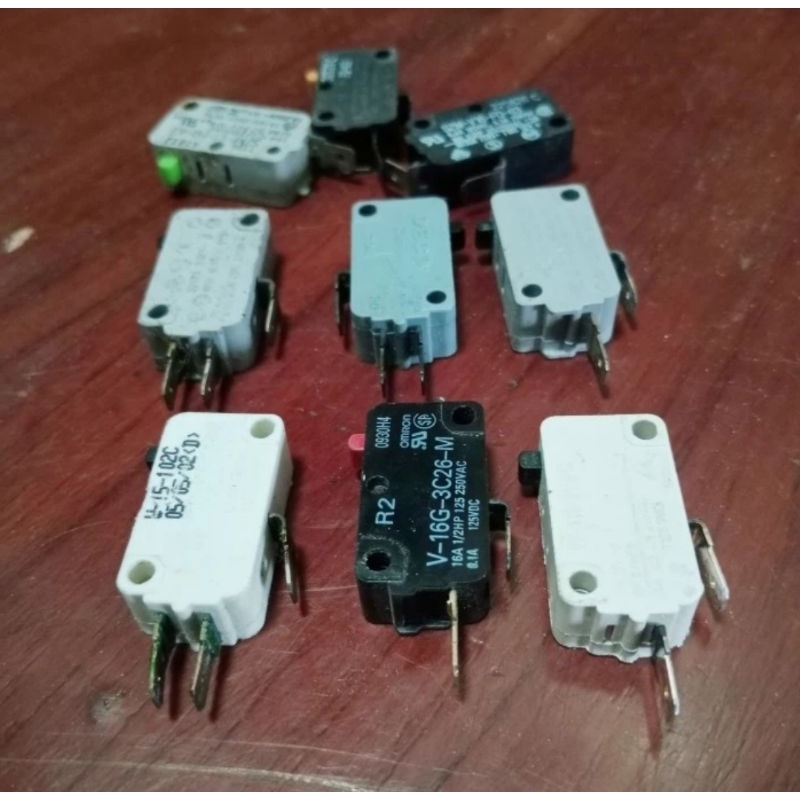 Jual Micro Switch Saklar Mikro 2 dan 3 Pin Kaki : bekas copotan dari pintu Microwave oven ...
