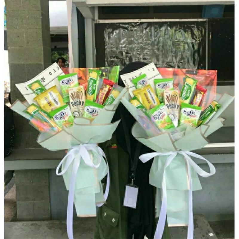 Jual Buket Wisuda Snack / Bucket wisuda murah buket jajan untuk hadiah ...