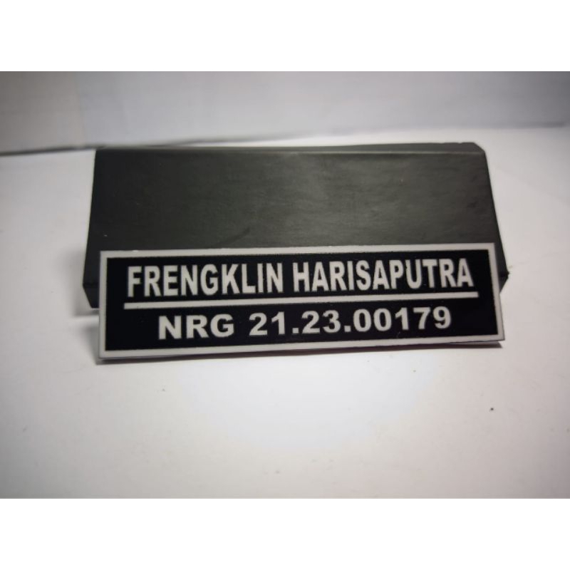 Jual PAPAN NAMA GRAFIR UKIR LIS PUTIH NAME TAG HURUF TIMBUL PAPAN NAMA ...