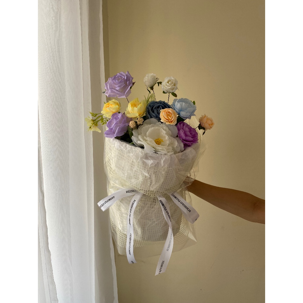Jual Dandelion Secret - READY STOCK Quinn Round Artificial Bouquet ...