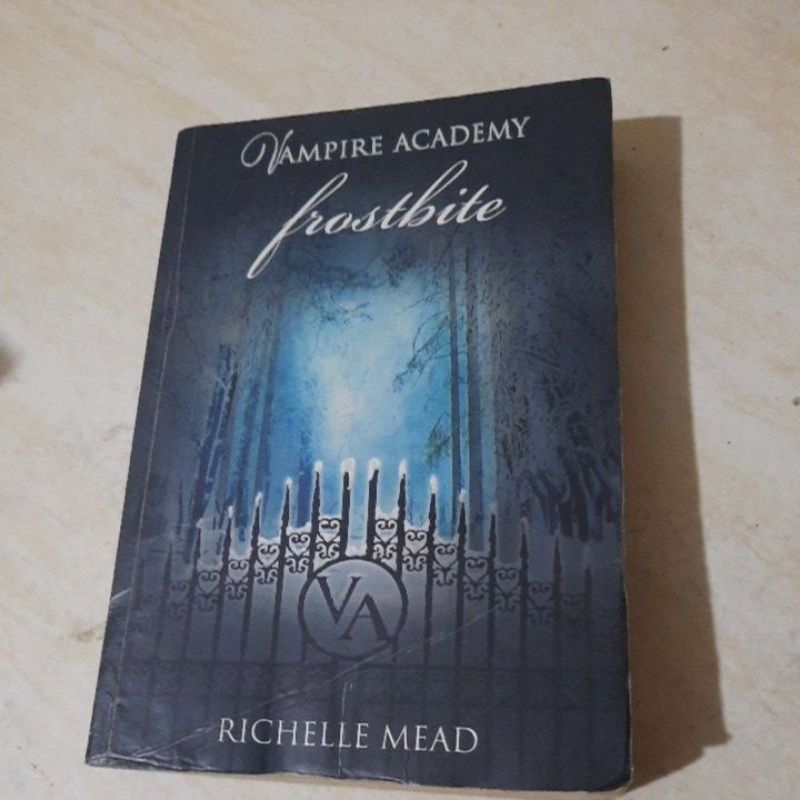 Jual VAMPIRE ACADEMY - FROSTBITE - RICHELLE MEAD | Shopee Indonesia