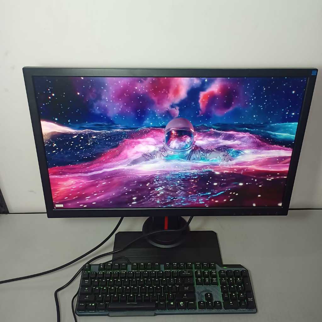 Jual Monitor Led XG2402 is a 1080p gaming monitor featuring a 144Hz ...