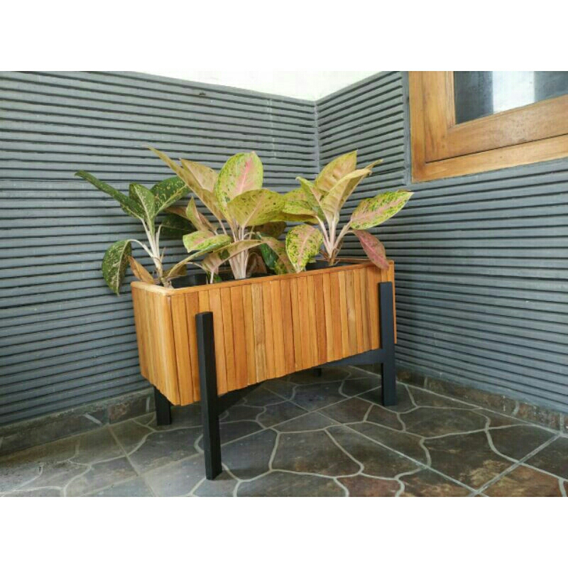 Jual Pot bunga kayu plus tatakan elegan P 55cmxL25cmxT 40cm | Shopee ...