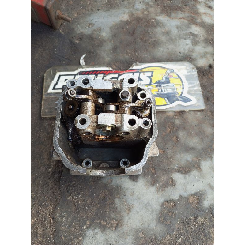 Jual cyilinder head deksel kop head Honda Revo absolut original bekas ...