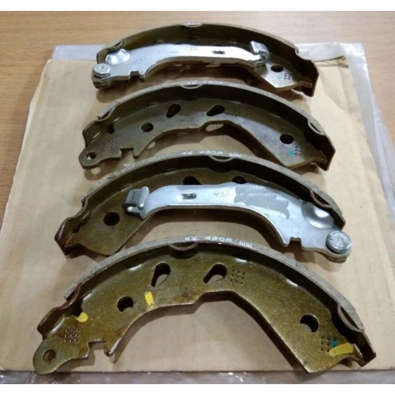Jual Kampas rem belakang nissan march K13 brake shoe original nissan | Shopee Indonesia