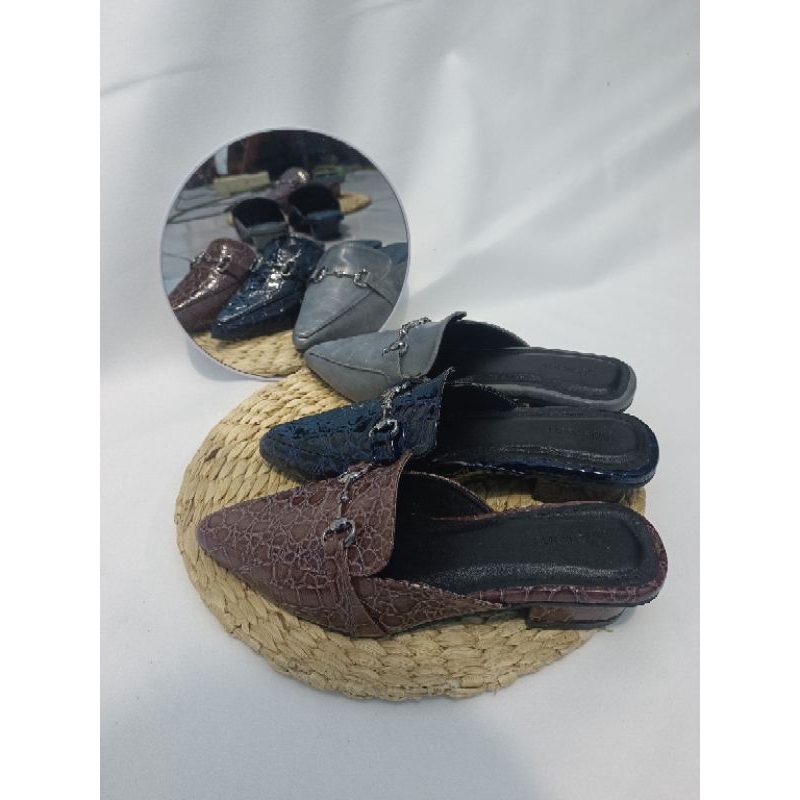 Jual sandal hills slip'on bahan kulit buaya tinggi 3cm kode bpw0100 ...