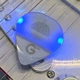 Jual pick gitar LED menyala saat dipetik - ekslusif akustik - listrik ...