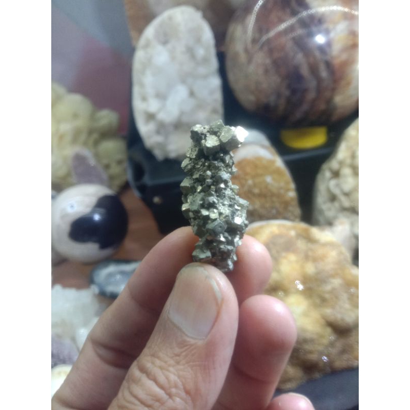 Jual kristal pirit cube pyrite alami stone ukuran 3 cm | Shopee Indonesia