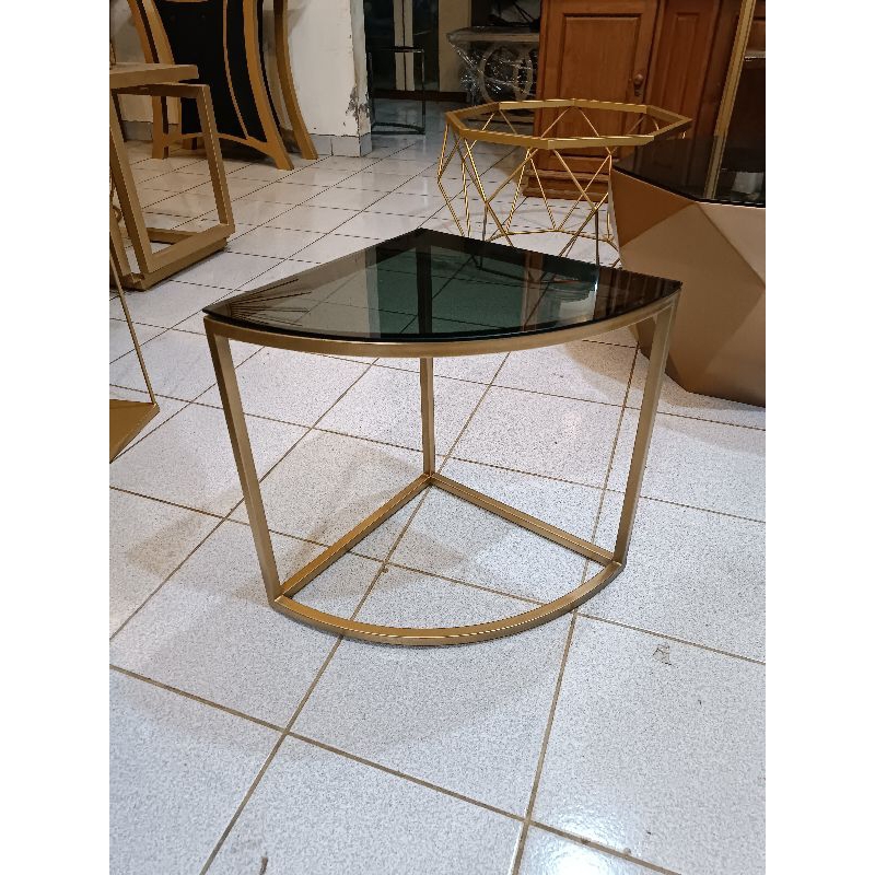 Jual meja sudut ruangan. rangka besi alas kaca | Shopee Indonesia