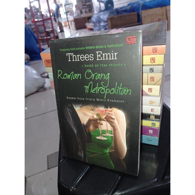 Jual THREES EMIR NYONYA BESAR ROMAN ORANG METROPOLITAN | Shopee Indonesia