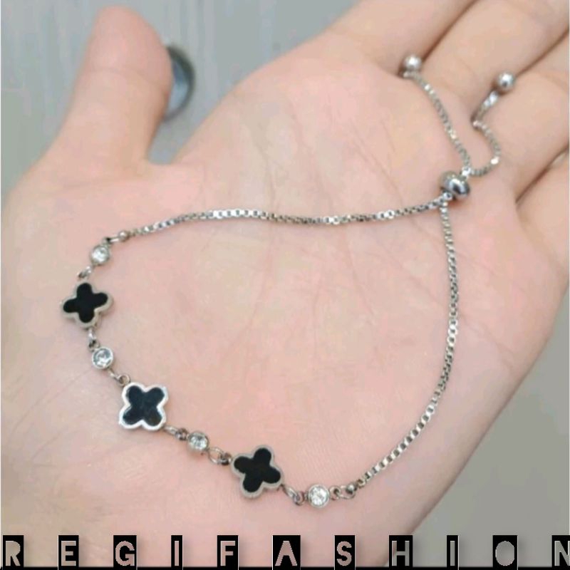 Jual Gelang Tangan Serut Wanita Daun Bunga Clover Bolak Balik/Gelang ...