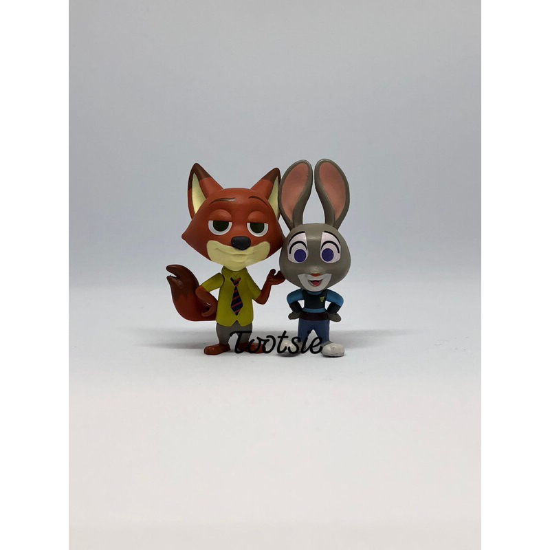 Jual Disney 100 Original Cpcm Zootopia Mini Figures Judy Hopps Nick Wilde Cow Play Cow Moo ...