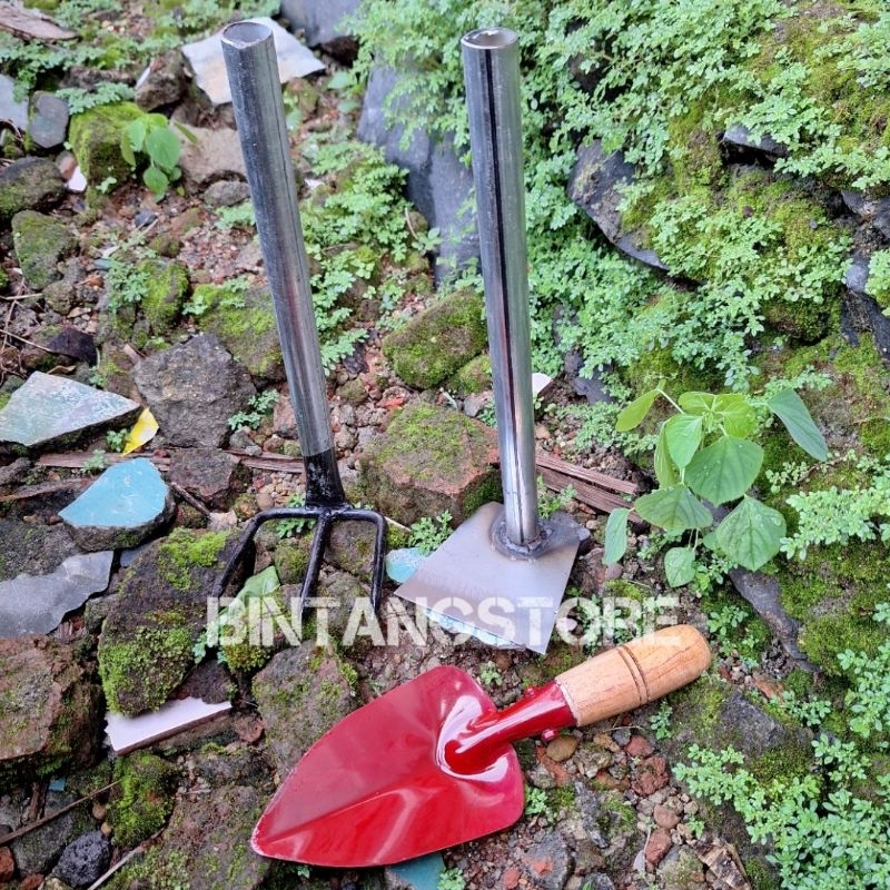 Jual Cangkul rumput kecil isi 3pcs - cangkul berkebun gagang pipa besi ...