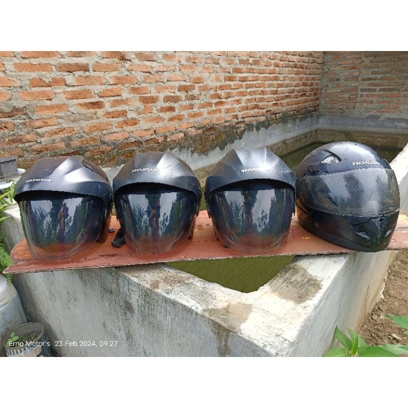 Jual HELM BAWAAN MOTOR SECOND LAYAK PAKAI | Shopee Indonesia