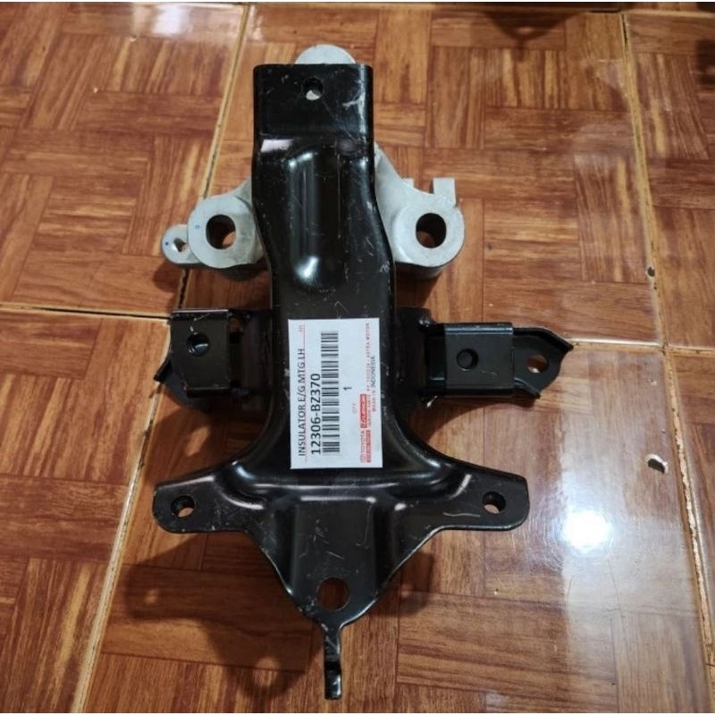 Jual Engine mounting atau dudukan mesin toyota raize rocky 2022 kiri ...