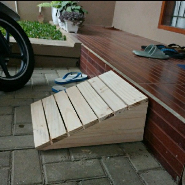 Jual Tanjakan motor kayu tanjakan kursi roda tangga kayu Tinggi 10 cm ...