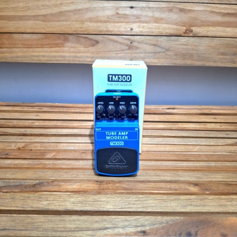 Jual Behringer Tube Amp Modeler TM300 Stomp Pedal | Shopee Indonesia