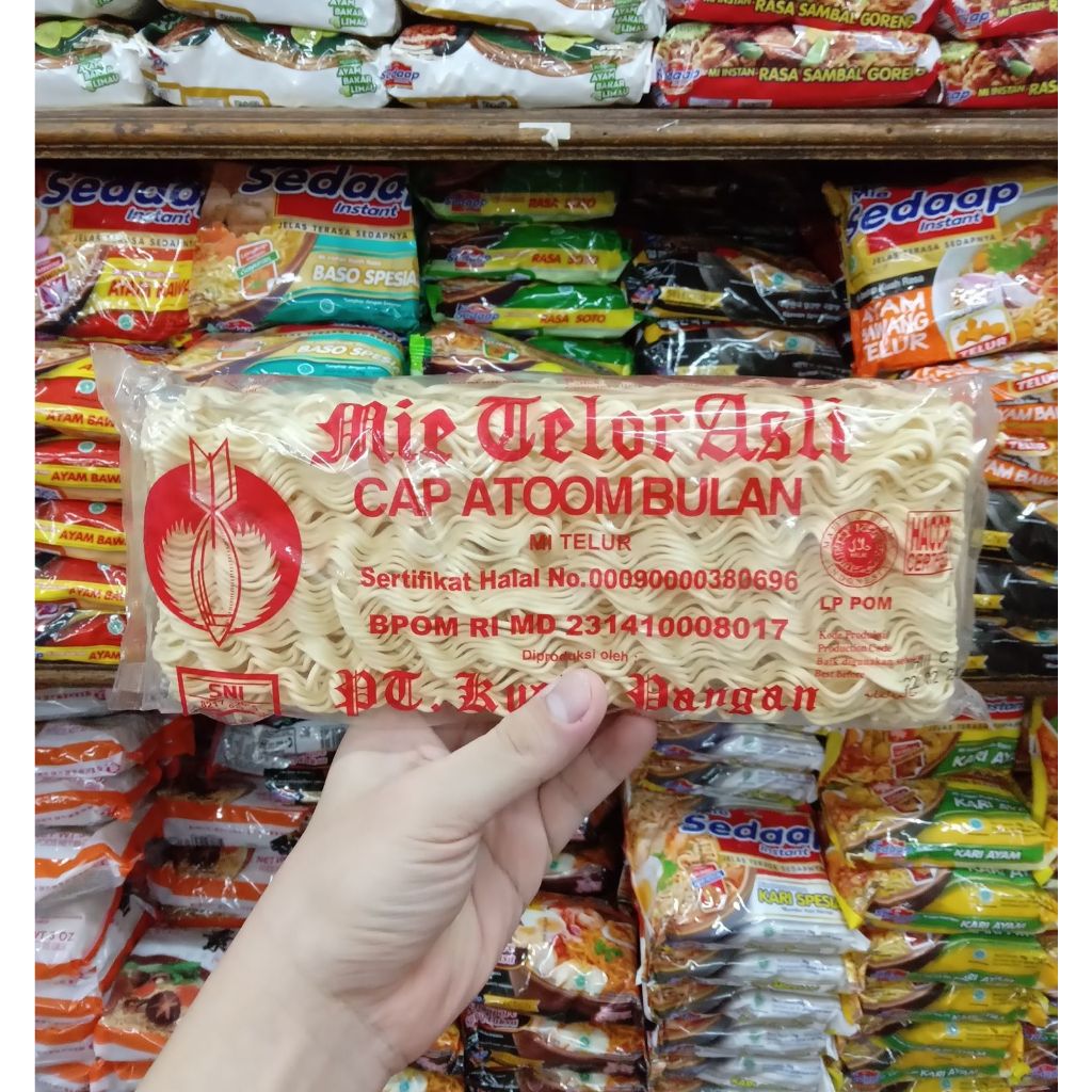 Jual MI TELUR / MIE TELOR ASLI CAP ATOOM ATOM BULAN HALAL 200g | Shopee ...