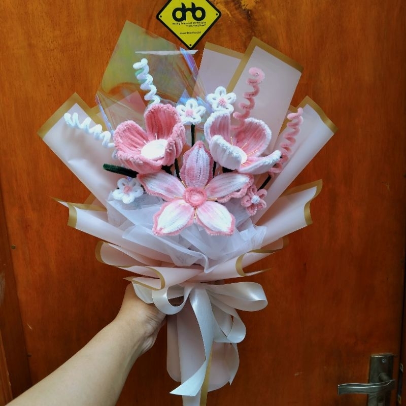 Jual Buket bunga pipe cleaner/ buket kawat bulu | buket wisuda | buket ...