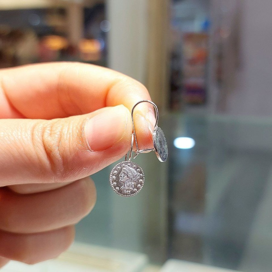 Jual Perhiasan Wanita Anting Kait Koin Elizabeth 1.68gram Emas Putih ...