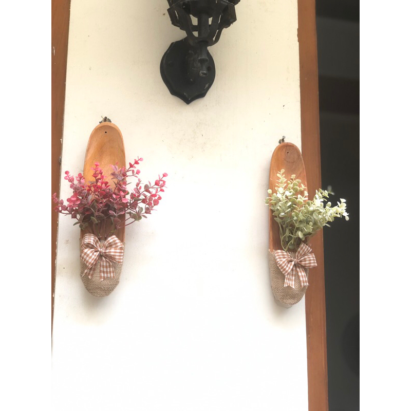 Jual Hiasan dinding Vas Kayu / Sepatu bunga unik | Shopee Indonesia