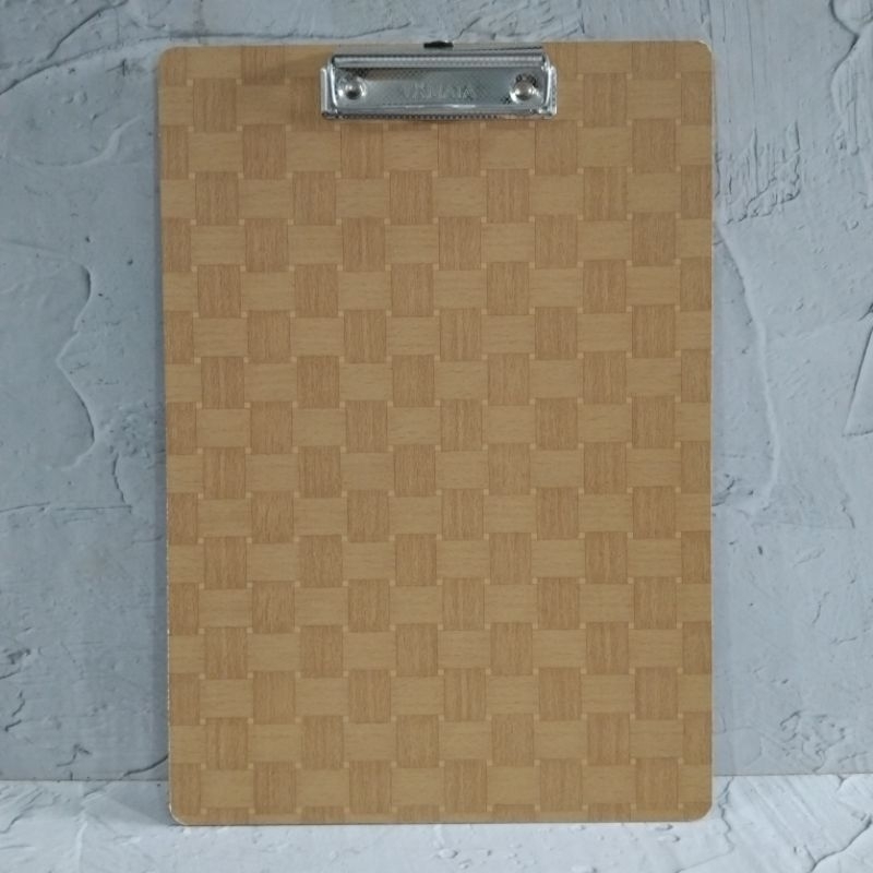 Jual (1 KARTON) Clipboard Kayu Motif Kotak Kotak KARTONAN khusus ...