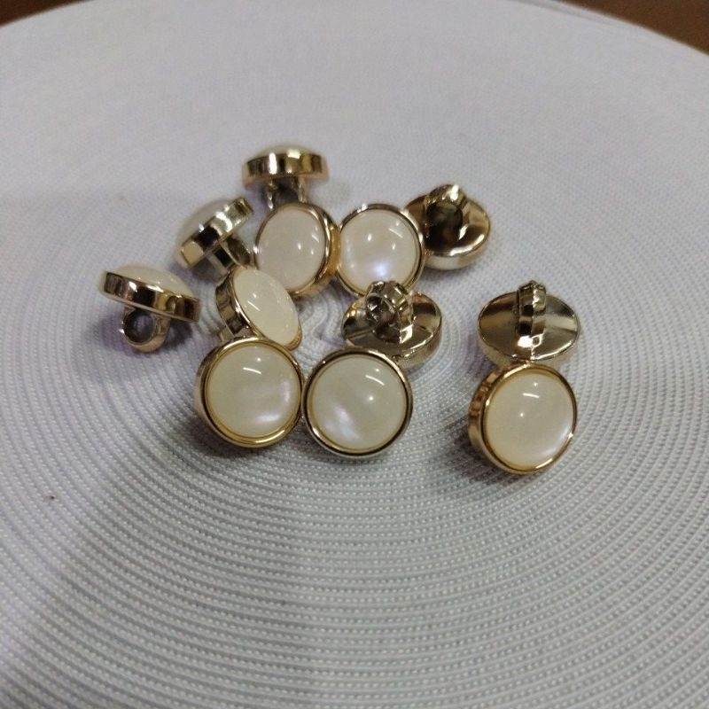 Jual Kancing Baju Mutiara Gold / Kancing Jamur Emas 18 L 20 L Lusinan ...