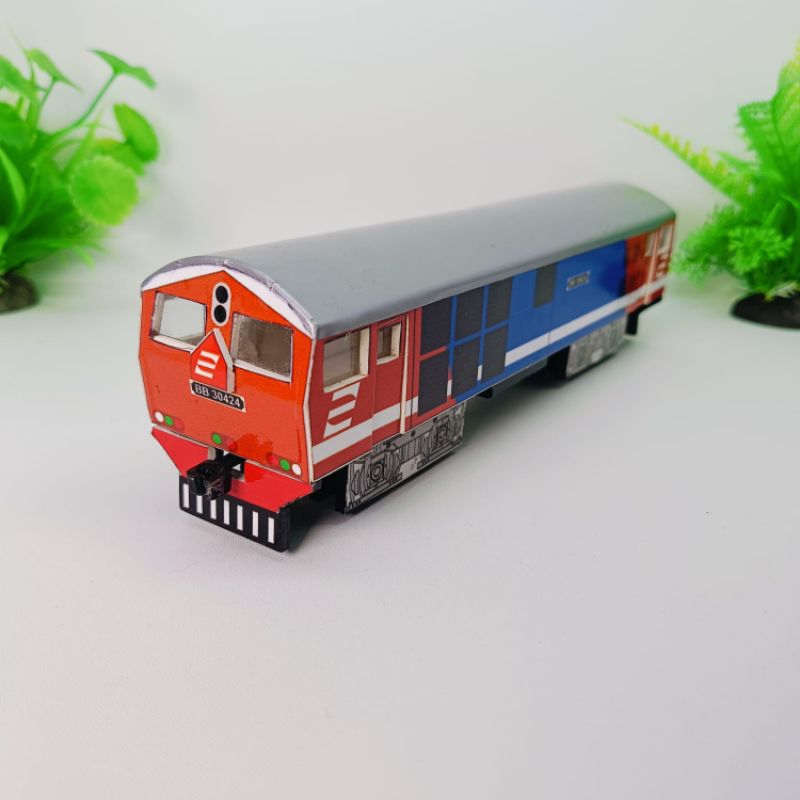 Jual MINIATUR LOKOMOTIF BB 304 MERAH BIRU | Shopee Indonesia