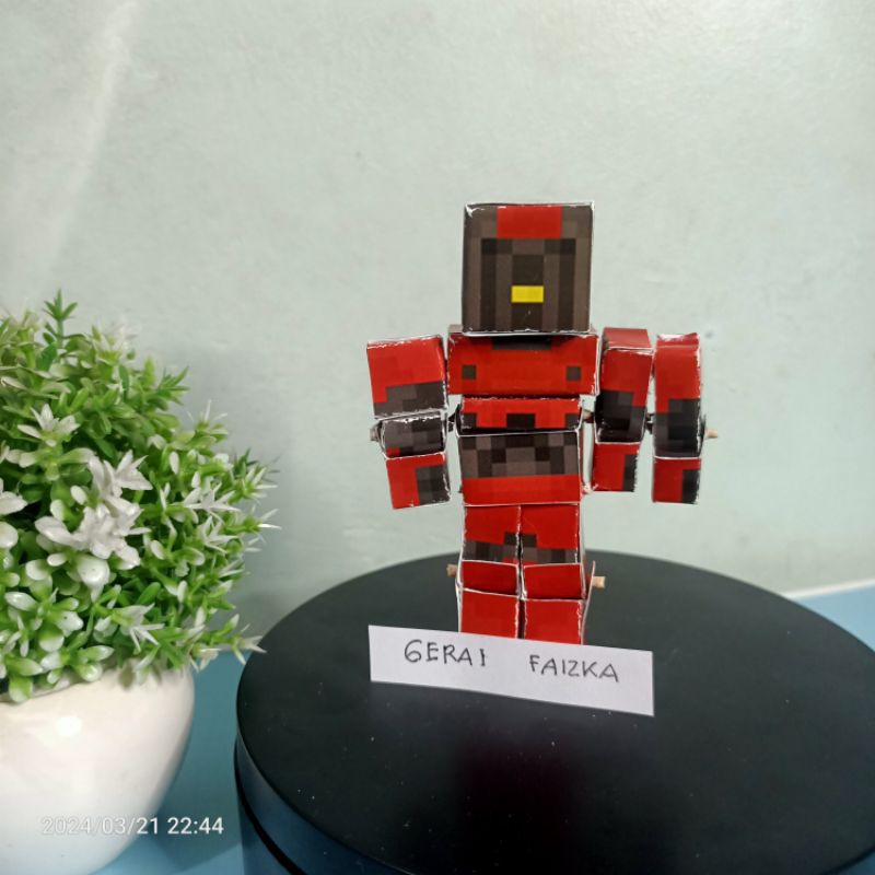 Jual Papercraft minecraft crimson typhoon (sudah dirakit) | Shopee ...