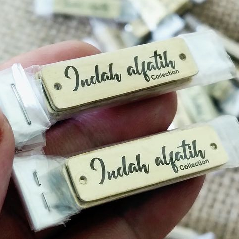 Jual LABEL PLAT BESI HIJAB TERMURAH PLAT KUNINGAN/ STAINLESS ANTI ...