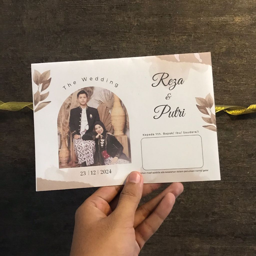 Jual Undangan Pernikahan Foto Prewedding Aesthetic Lipat Dua Landscape ...
