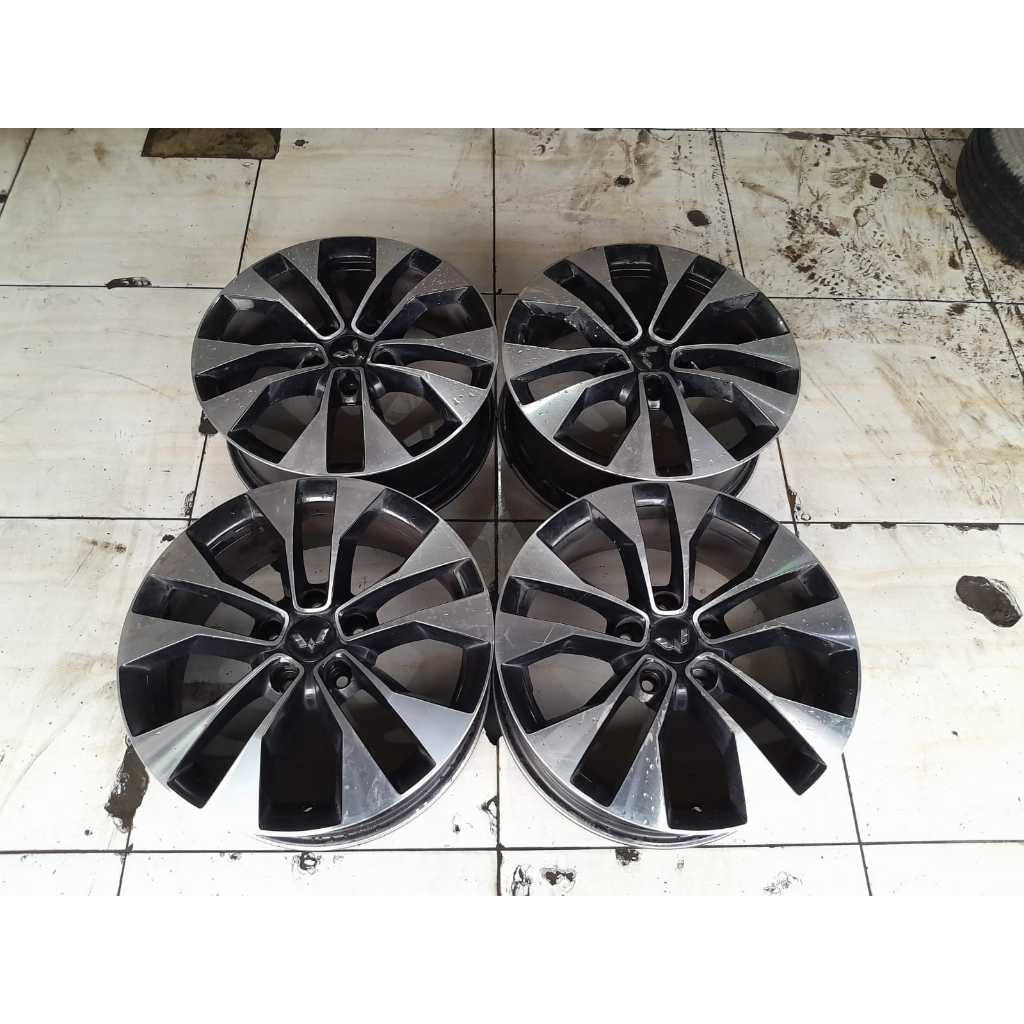 Jual Velg Second Wuling Almaz CVT Turbo Ring 17 x 6.5 ET32 Pcd 5x114.3 ...