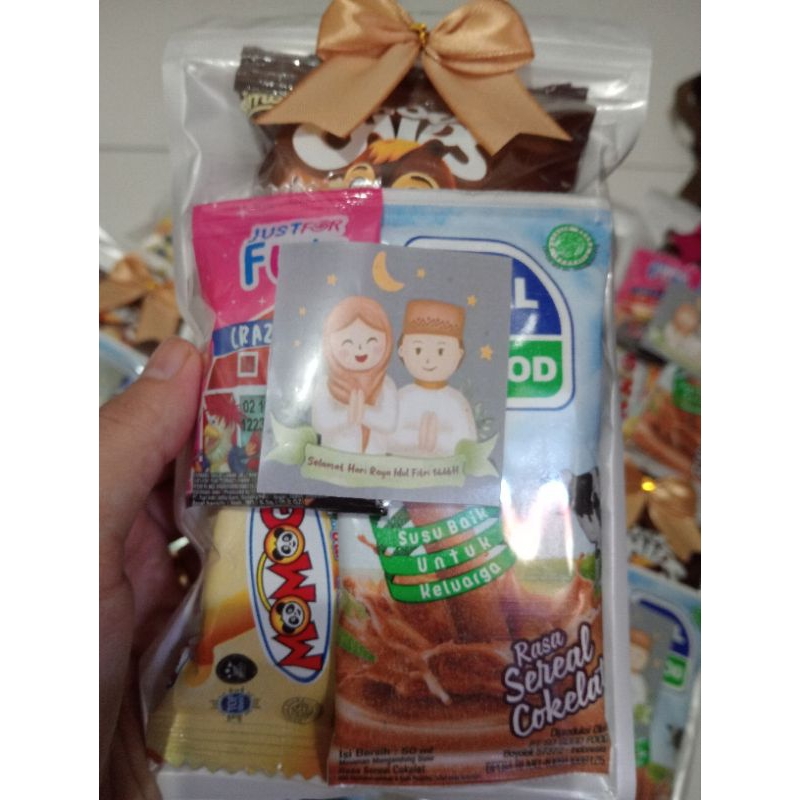 Jual MURAH!!! PAKET MINI GIFT SNACK ISI 4 MACAM//SNACK SATU WARNA//AMPLOP LEBARAN 2025//THR ...