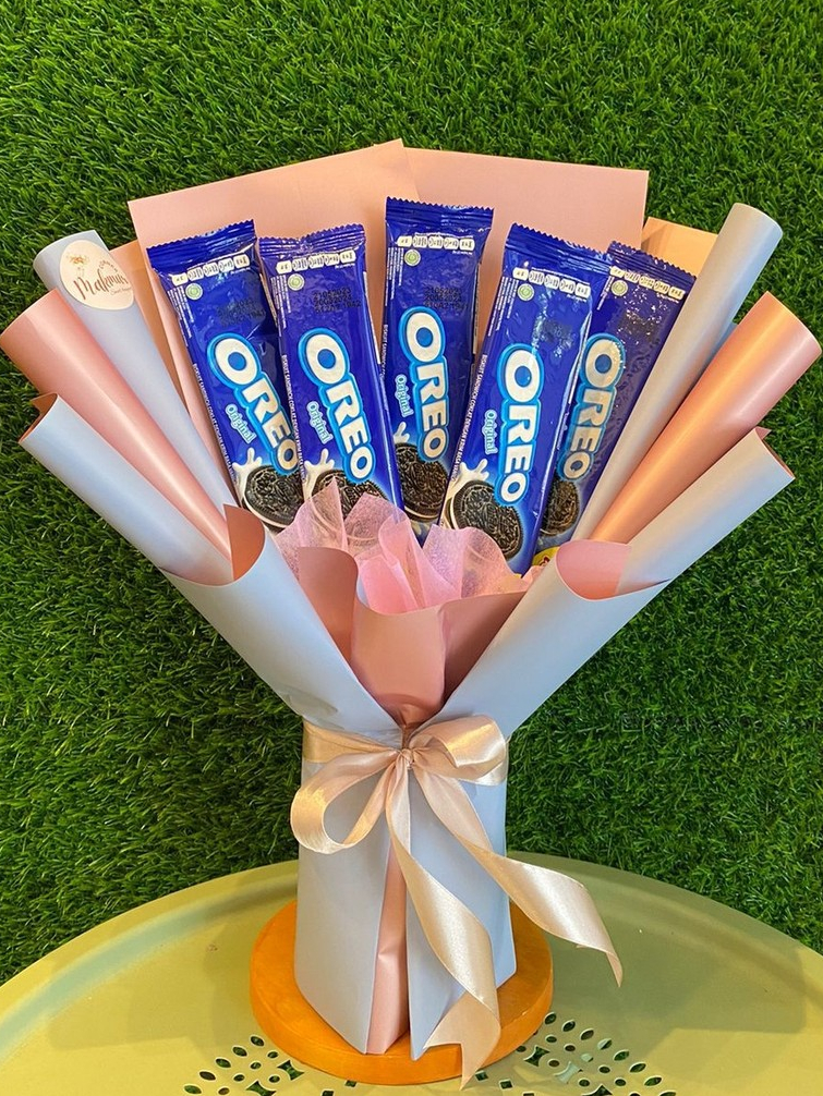 Jual buket snack oreo isi 5 oreo buket wisuda buket bunga | Shopee ...