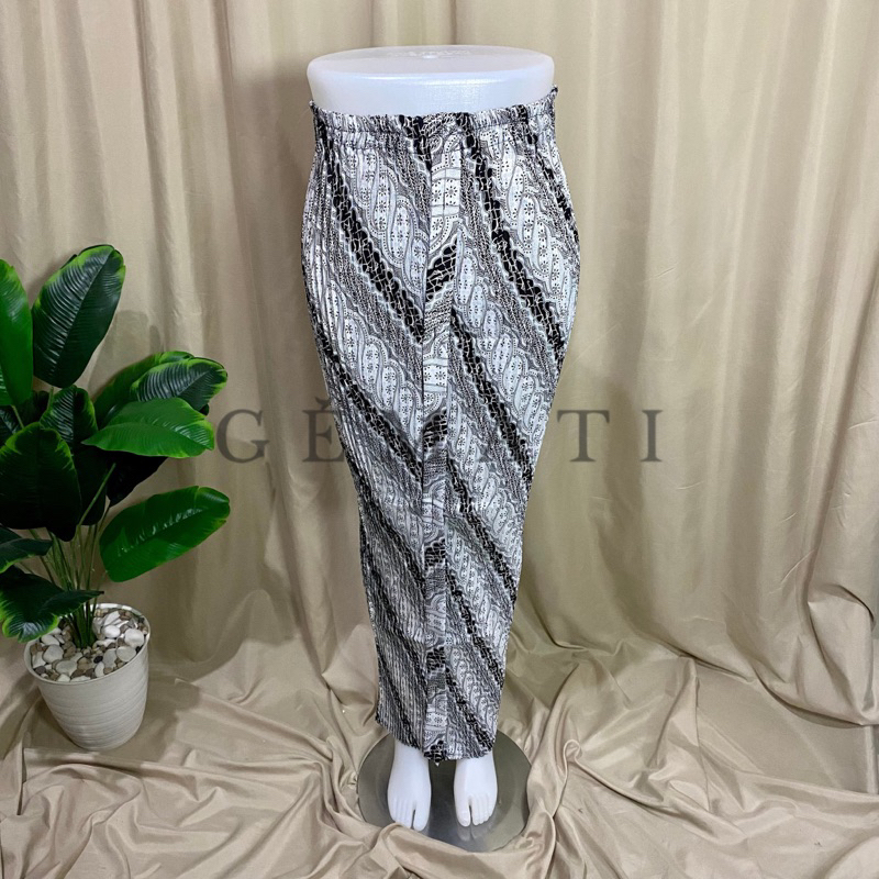 Jual Jarik Rok Plisket Wiru Motif | Warna Putih Kombinasi | Shopee ...