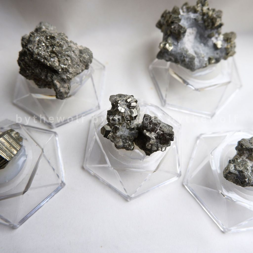 Jual Pyrite Standing Display - Ornamen Pajangan Batu Pyrite | Shopee ...