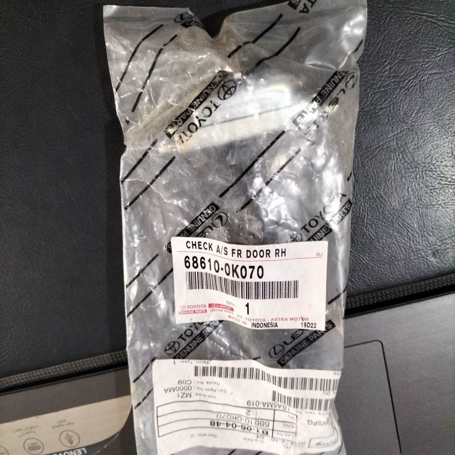 Jual Stopper Check Door Pintu Depan Innova Reborn 68610-0K070 Original ...