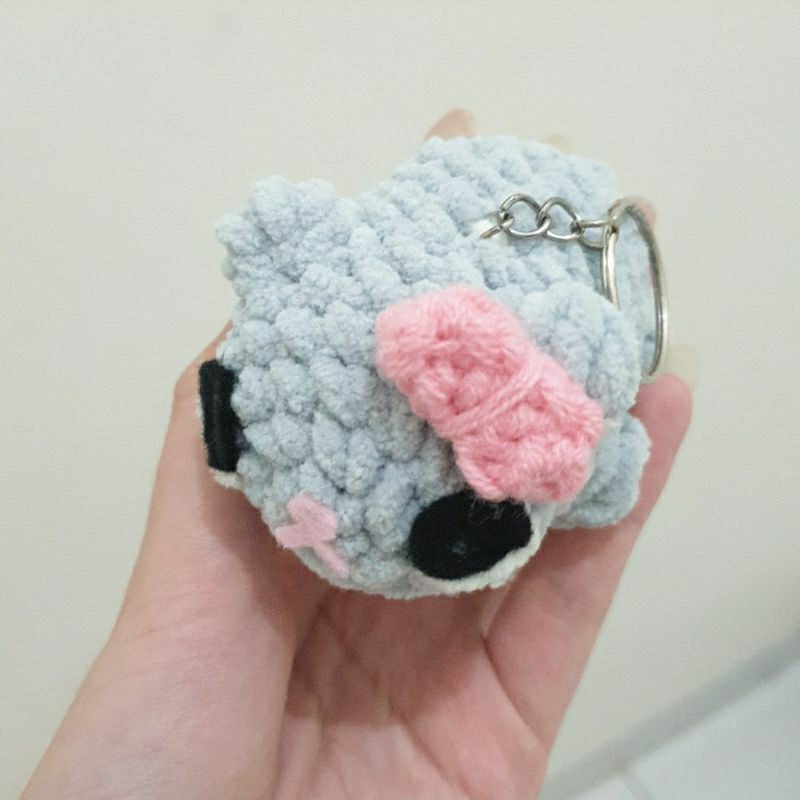 Jual sad hamster meme crochet keychain || rajutan hamster meme sedih ...