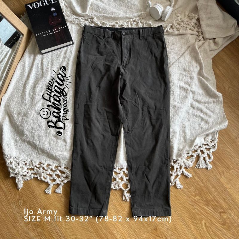 Jual UNIQLO ANKLE Ijo Army Longpants size M / 30-32" | 100% Original ...