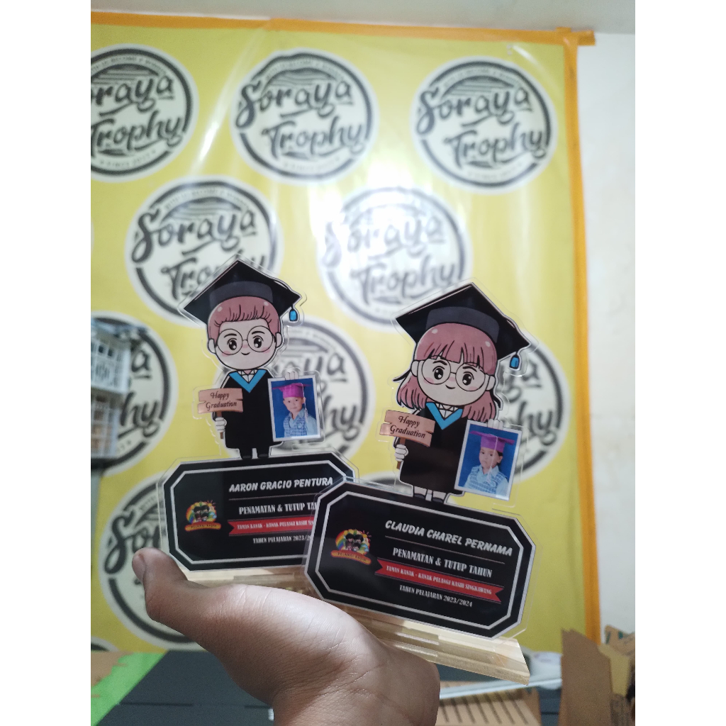Jual SOUVENIR PLAKAT VANDEL WISUDA C TATAKAN KAYU/AKRILIK | Shopee ...