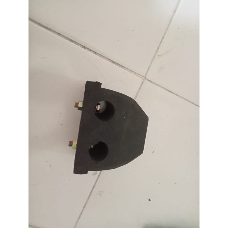 Jual Karet Stopper Ban Belakang Mitsubishi Colt Diesel PS100 engkle ...