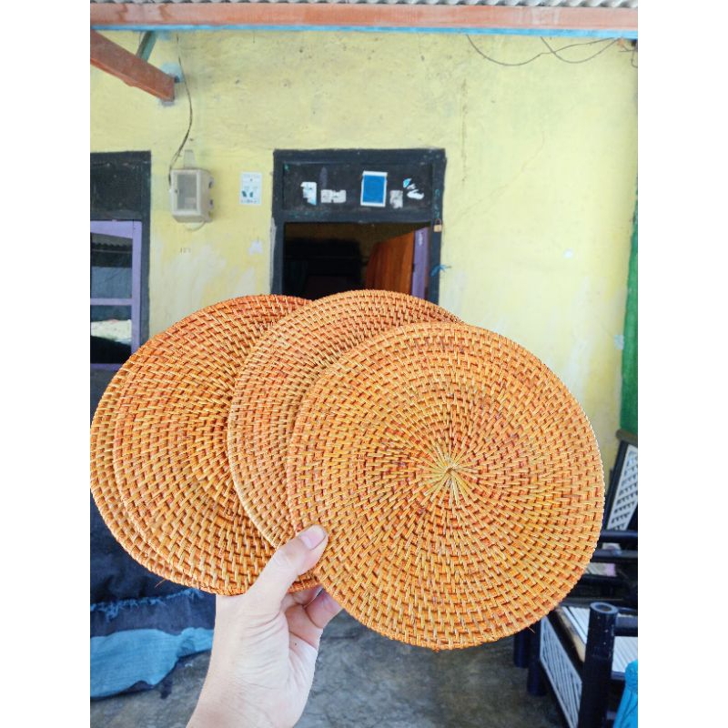 Jual plasmet rotan / alas piring dimeja makan ukuran 20 cm | Shopee ...