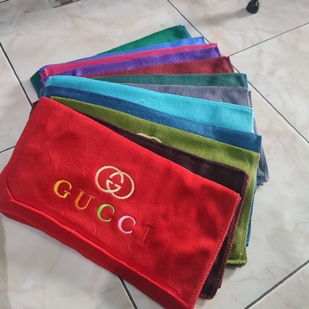 Jual handuk kecil leher gucci untuk olahraga dll ukuran 35x75 handuk ...