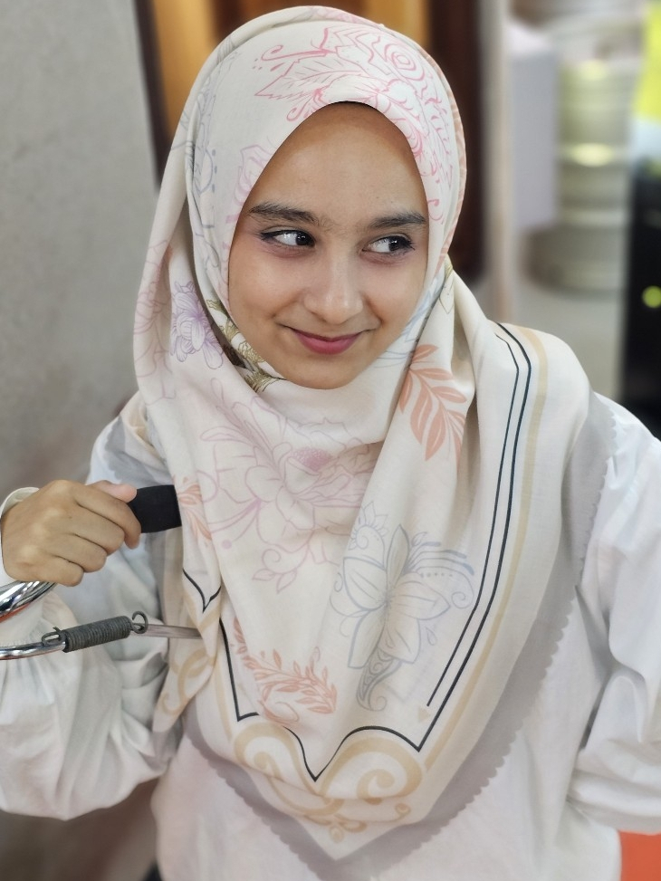 Jual Marwah Ivory Misty Grey Hijab Segi Empat 115cm x 115cm | Shopee Indonesia